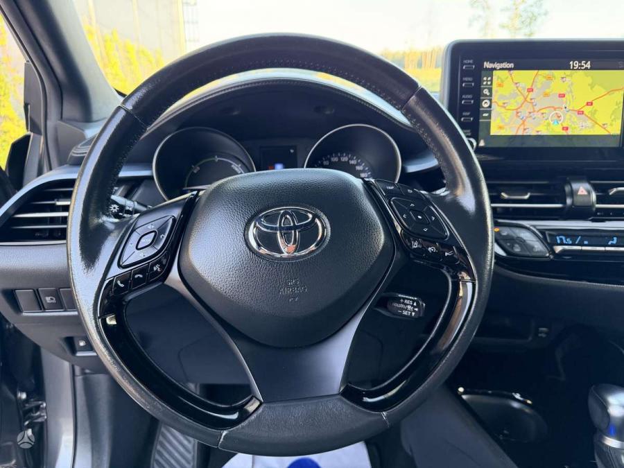 Серый Тойота C-HR 2021 в Вильнюс, объемом двигателя 1.80 л и пробегом 158 тыс. км за 18950 €, фото 37 на AUTOMOTO.COM.LV