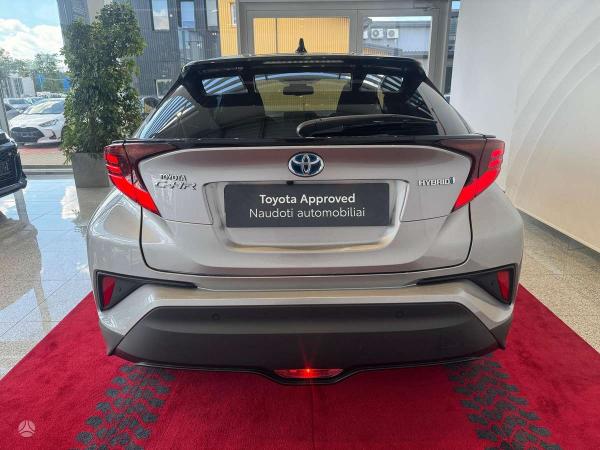 Серый Тойота C-HR 2021 в Шяуляй, объемом двигателя 1.80 л и пробегом 87 тыс. км за 20900 €, фото 7 на AUTOMOTO.COM.LV