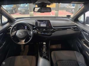 Серый Тойота C-HR 2021 в Шяуляй, объемом двигателя 1.80 л и пробегом 87 тыс. км за 20900 €, фото 16 на AUTOMOTO.COM.LV