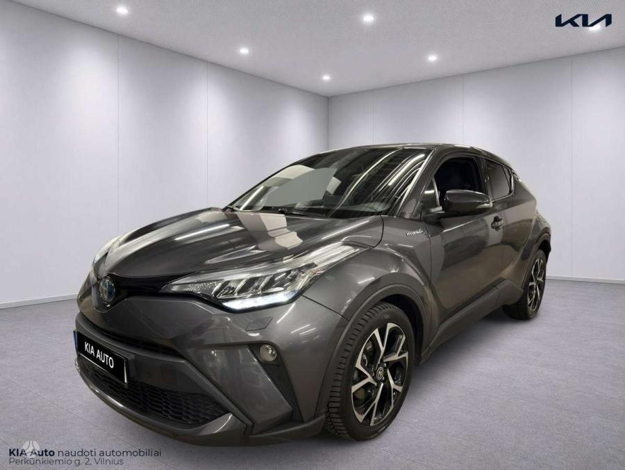 Pelēks Toyota C-HR 2021 Viļņa, ar dzinēja tilpumu 1.80 L un nobraukumu 35 tūkst. km par 21900 €, foto 1 vietnē AUTOMOTO.COM.LV