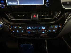 Pelēks Toyota C-HR 2021 Viļņa, ar dzinēja tilpumu 1.80 L un nobraukumu 35 tūkst. km par 21900 €, foto 14 vietnē AUTOMOTO.COM.LV