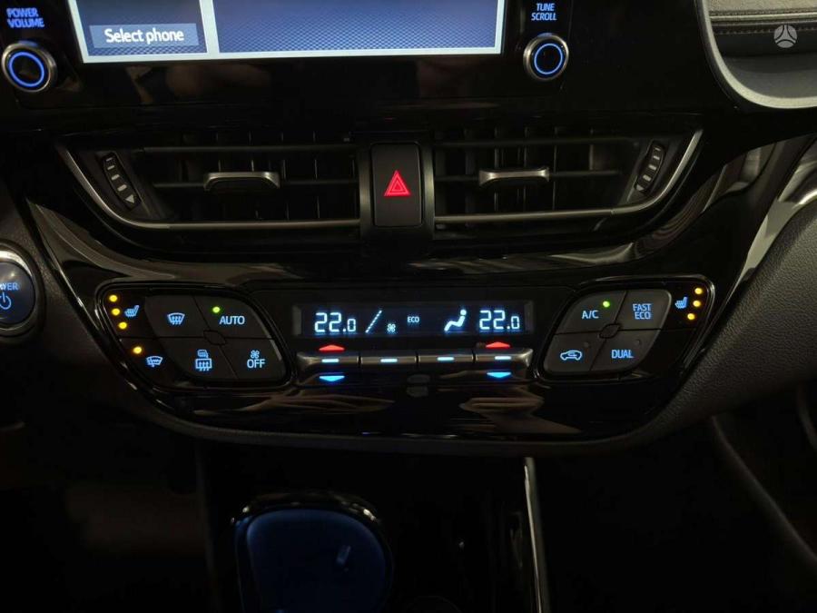 Pelēks Toyota C-HR 2021 Viļņa, ar dzinēja tilpumu 1.80 L un nobraukumu 35 tūkst. km par 21900 €, foto 14 vietnē AUTOMOTO.COM.LV