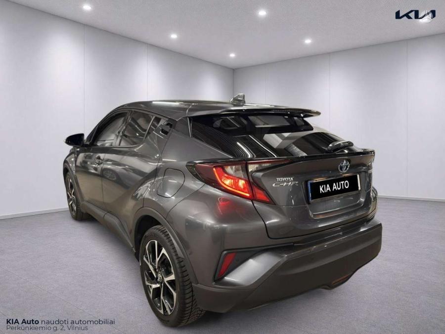 Pelēks Toyota C-HR 2021 Viļņa, ar dzinēja tilpumu 1.80 L un nobraukumu 35 tūkst. km par 21900 €, foto 25 vietnē AUTOMOTO.COM.LV