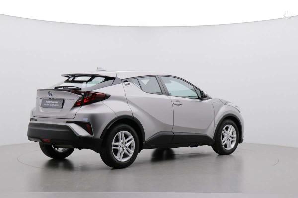 Pelēks Toyota C-HR 2021 Viļņa, ar dzinēja tilpumu 1.80 L un nobraukumu 91 tūkst. km par 23900 €, foto 3 vietnē AUTOMOTO.COM.LV