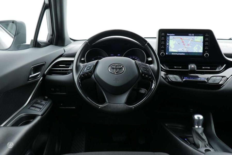 Grey Toyota C-HR 2021 in Vilnius, with an engine capacity of 1.80 L and mileage of 91 thousand km for 23900 €, photo 9 on AUTOMOTO.COM.LV