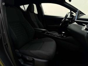 Pelēks Toyota C-HR 2021 Viļņa, ar dzinēja tilpumu 1.80 L un nobraukumu 75 tūkst. km par 18900 €, foto 15 vietnē AUTOMOTO.COM.LV
