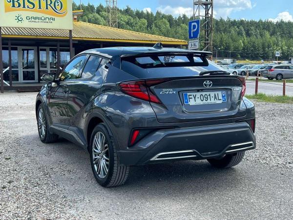Grey Toyota C-HR 2021 in Vilnius, with an engine capacity of 2.00 L and mileage of 90 thousand km for 23980 €, photo 4 on AUTOMOTO.COM.LV