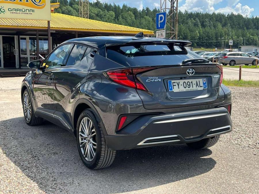 Grey Toyota C-HR 2021 in Vilnius, with an engine capacity of 2.00 L and mileage of 90 thousand km for 23980 €, photo 7 on AUTOMOTO.COM.LV