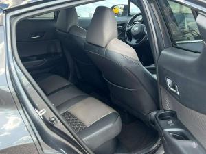 Grey Toyota C-HR 2021 in Vilnius, with an engine capacity of 2.00 L and mileage of 90 thousand km for 23980 €, photo 9 on AUTOMOTO.COM.LV