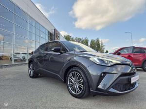 Grey Toyota C-HR 2021 in Panevezys, with an engine capacity of 1.99 L and mileage of 103 thousand km for 19990 €, photo 4 on AUTOMOTO.COM.LV
