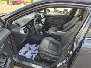 Grey Toyota C-HR 2021 in Panevezys, with an engine capacity of 1.99 L and mileage of 103 thousand km for 19990 €, photo 11 on AUTOMOTO.COM.LV