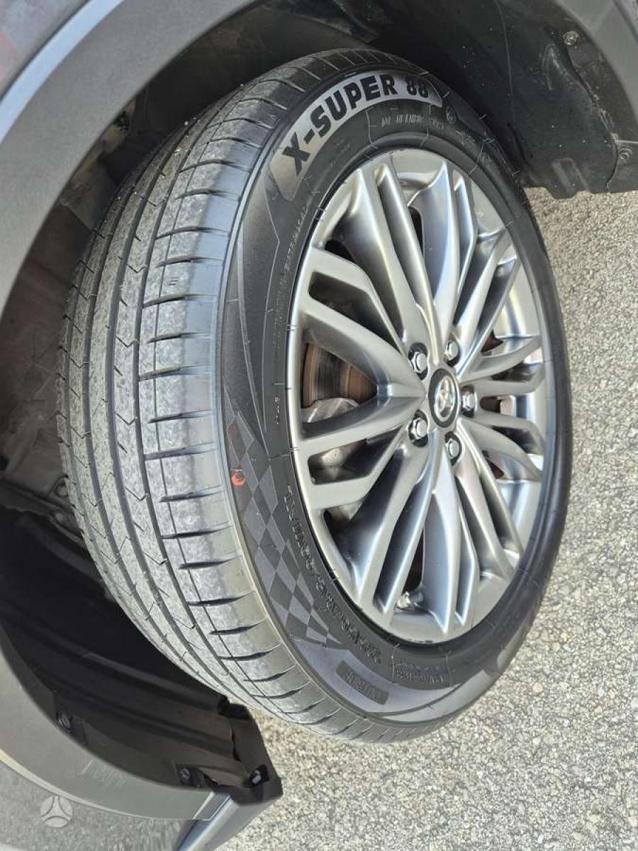 Grey Toyota C-HR 2021 in Panevezys, with an engine capacity of 1.99 L and mileage of 103 thousand km for 19990 €, photo 31 on AUTOMOTO.COM.LV