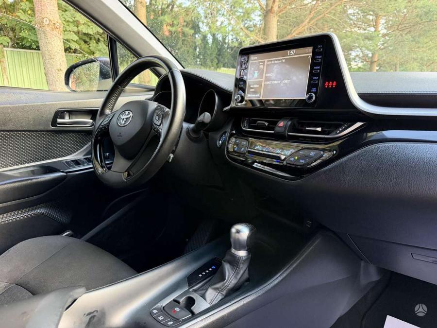 Pelēks Toyota C-HR 2021 Kauņa, ar dzinēja tilpumu 1.80 L un nobraukumu 225 tūkst. km par 13000 €, foto 18 vietnē AUTOMOTO.COM.LV
