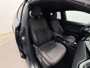 Pelēks Toyota C-HR 2021 Panevēža, ar dzinēja tilpumu 1.80 L un nobraukumu 63 tūkst. km par 23790 €, foto 17 vietnē AUTOMOTO.COM.LV