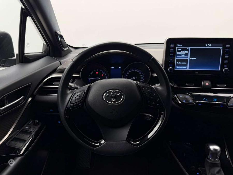Pelēks Toyota C-HR 2021 Panevēža, ar dzinēja tilpumu 1.80 L un nobraukumu 63 tūkst. km par 23790 €, foto 20 vietnē AUTOMOTO.COM.LV