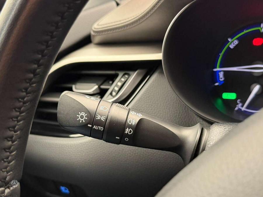 Pelēks Toyota C-HR 2021 Panevēža, ar dzinēja tilpumu 1.80 L un nobraukumu 63 tūkst. km par 23790 €, foto 23 vietnē AUTOMOTO.COM.LV