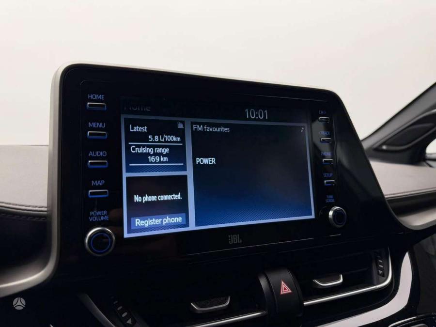 Pelēks Toyota C-HR 2021 Panevēža, ar dzinēja tilpumu 1.80 L un nobraukumu 63 tūkst. km par 23790 €, foto 27 vietnē AUTOMOTO.COM.LV