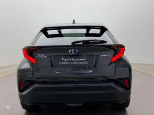 Pelēks Toyota C-HR 2021 Panevēža, ar dzinēja tilpumu 1.80 L un nobraukumu 63 tūkst. km par 23790 €, foto 39 vietnē AUTOMOTO.COM.LV