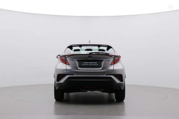 Grey Toyota C-HR 2021 in Vilnius, with an engine capacity of 1.80 L and mileage of 91 thousand km for 23900 €, photo 5 on AUTOMOTO.COM.LV