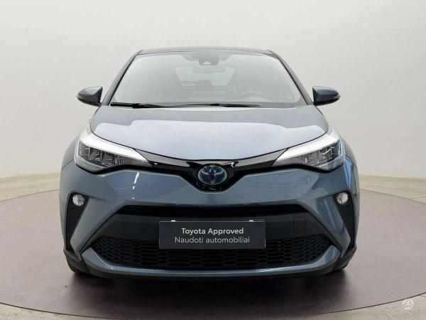 Grey Toyota C-HR 2021 in Panevezys, with an engine capacity of 1.99 L and mileage of 129 thousand km for 21590 €, photo 2 on AUTOMOTO.COM.LV