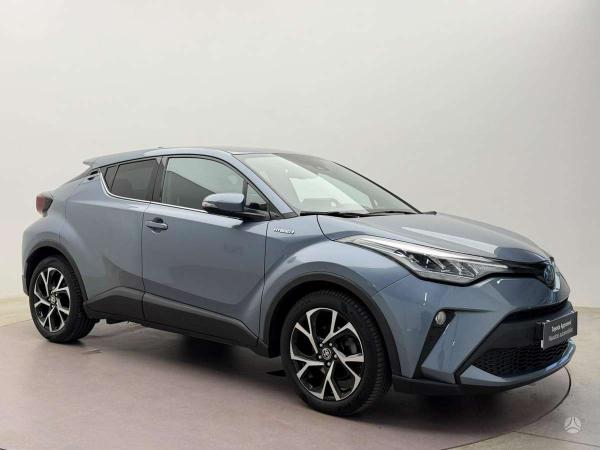 Grey Toyota C-HR 2021 in Panevezys, with an engine capacity of 1.99 L and mileage of 129 thousand km for 21590 €, photo 3 on AUTOMOTO.COM.LV