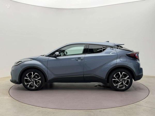 Grey Toyota C-HR 2021 in Panevezys, with an engine capacity of 1.99 L and mileage of 129 thousand km for 21590 €, photo 5 on AUTOMOTO.COM.LV