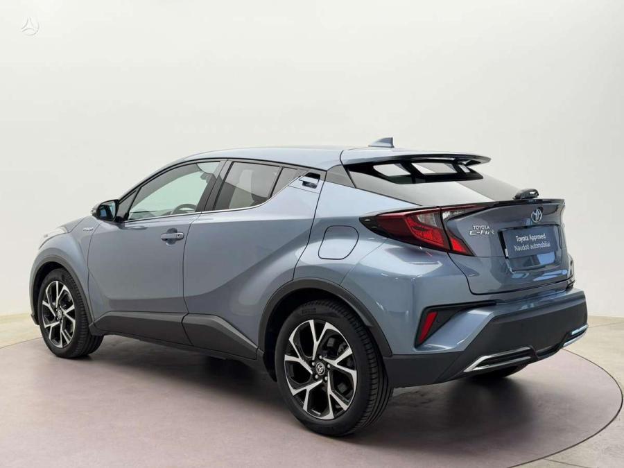 Pelēks Toyota C-HR 2021 Panevēža, ar dzinēja tilpumu 1.99 L un nobraukumu 129 tūkst. km par 21590 €, foto 7 vietnē AUTOMOTO.COM.LV