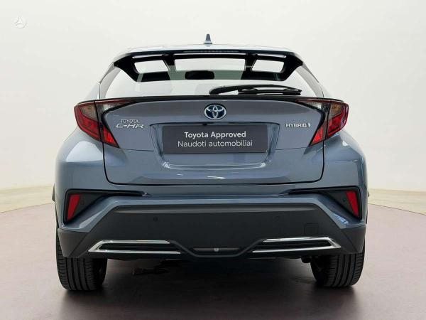 Grey Toyota C-HR 2021 in Panevezys, with an engine capacity of 1.99 L and mileage of 129 thousand km for 21590 €, photo 7 on AUTOMOTO.COM.LV