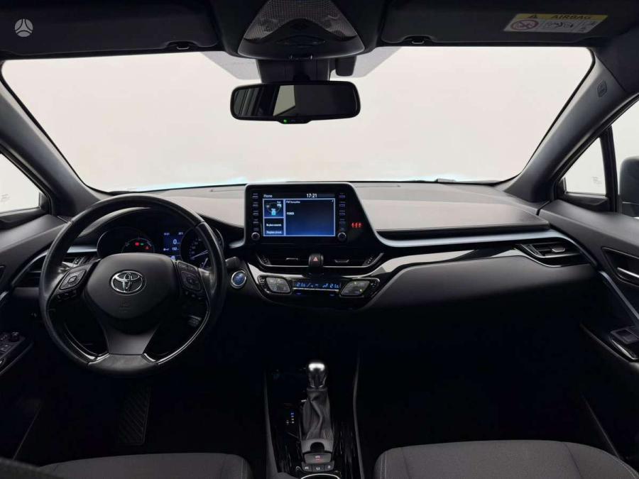 Pelēks Toyota C-HR 2021 Panevēža, ar dzinēja tilpumu 1.99 L un nobraukumu 129 tūkst. km par 21590 €, foto 19 vietnē AUTOMOTO.COM.LV