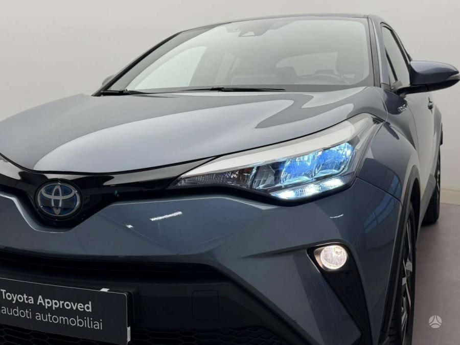 Pelēks Toyota C-HR 2021 Panevēža, ar dzinēja tilpumu 1.99 L un nobraukumu 129 tūkst. km par 21590 €, foto 36 vietnē AUTOMOTO.COM.LV