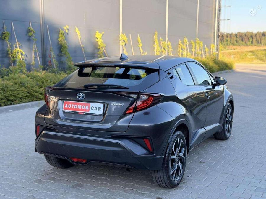 Серый Тойота C-HR 2021 в Вильнюс, объемом двигателя 1.80 л и пробегом 176 тыс. км за 16950 €, фото 6 на AUTOMOTO.COM.LV