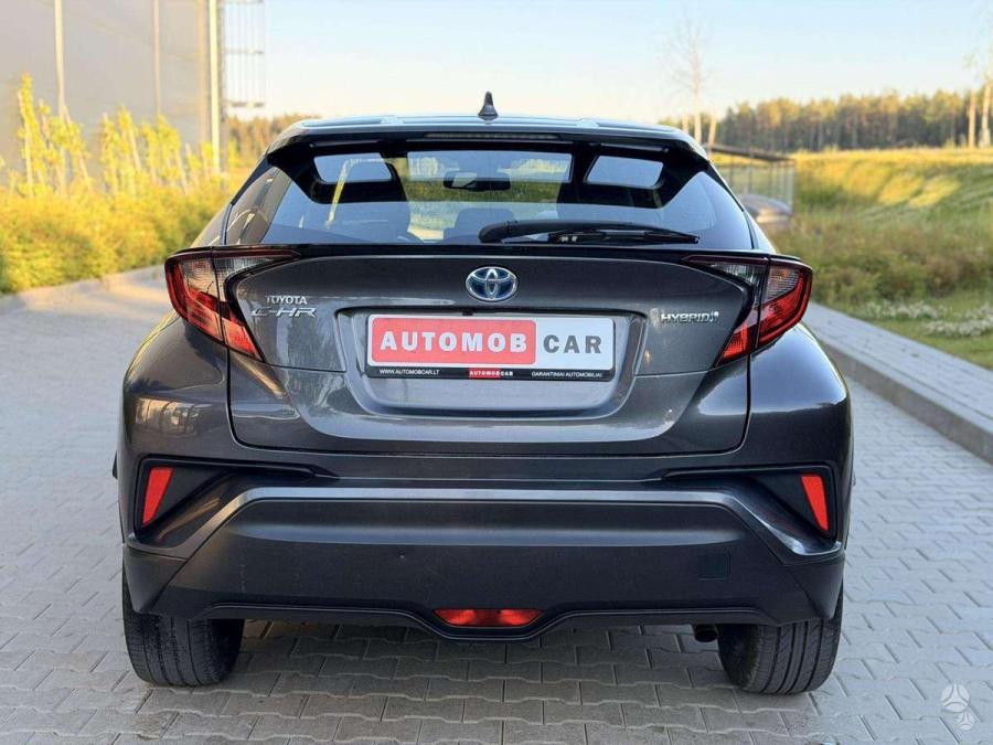 Серый Тойота C-HR 2021 в Вильнюс, объемом двигателя 1.80 л и пробегом 176 тыс. км за 16950 €, фото 7 на AUTOMOTO.COM.LV