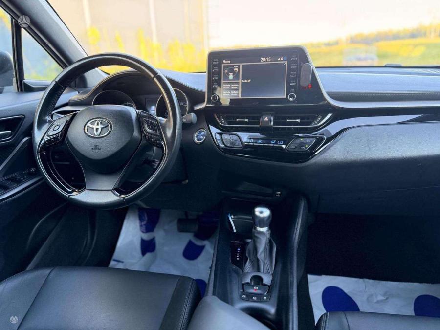 Серый Тойота C-HR 2021 в Вильнюс, объемом двигателя 1.80 л и пробегом 176 тыс. км за 16950 €, фото 18 на AUTOMOTO.COM.LV