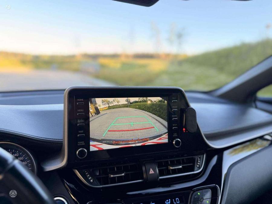 Серый Тойота C-HR 2021 в Вильнюс, объемом двигателя 1.80 л и пробегом 176 тыс. км за 16950 €, фото 21 на AUTOMOTO.COM.LV