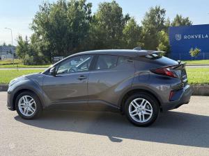 Grey Toyota C-HR 2021 in Panevezys, with an engine capacity of 1.80 L and mileage of 54 thousand km for 17900 €, photo 13 on AUTOMOTO.COM.LV