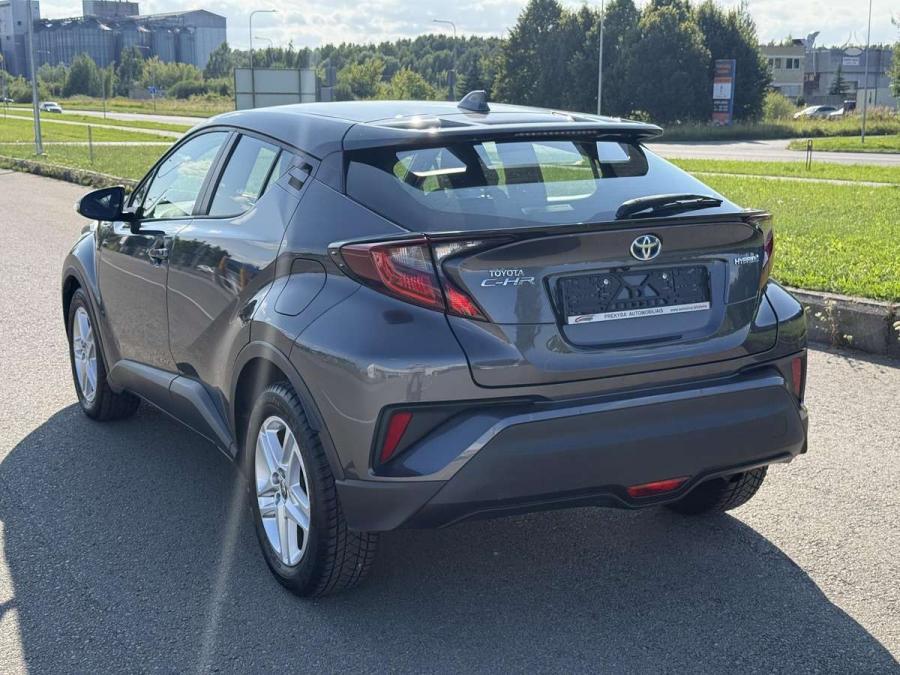 Grey Toyota C-HR 2021 in Panevezys, with an engine capacity of 1.80 L and mileage of 54 thousand km for 17900 €, photo 16 on AUTOMOTO.COM.LV