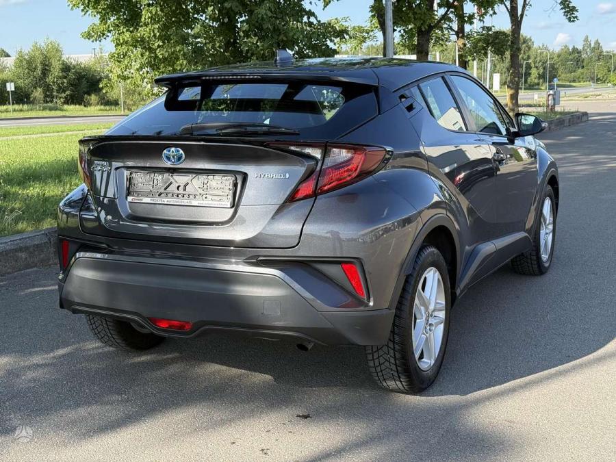 Grey Toyota C-HR 2021 in Panevezys, with an engine capacity of 1.80 L and mileage of 54 thousand km for 17900 €, photo 18 on AUTOMOTO.COM.LV