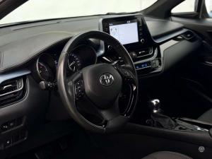 Grey Toyota C-HR 2021 in Vilnius, with an engine capacity of 1.80 L and mileage of 75 thousand km for 18900 €, photo 10 on AUTOMOTO.COM.LV