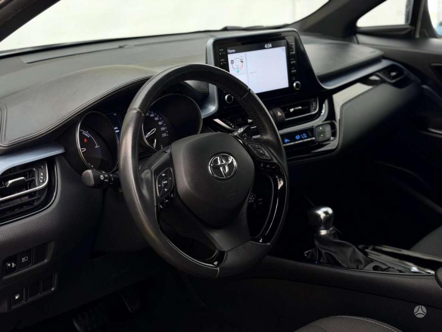 Grey Toyota C-HR 2021 in Vilnius, with an engine capacity of 1.80 L and mileage of 75 thousand km for 18900 €, photo 10 on AUTOMOTO.COM.LV