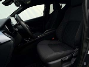 Grey Toyota C-HR 2021 in Vilnius, with an engine capacity of 1.80 L and mileage of 75 thousand km for 18900 €, photo 11 on AUTOMOTO.COM.LV