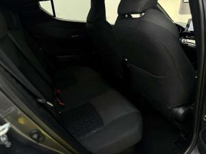 Grey Toyota C-HR 2021 in Vilnius, with an engine capacity of 1.80 L and mileage of 75 thousand km for 18900 €, photo 14 on AUTOMOTO.COM.LV