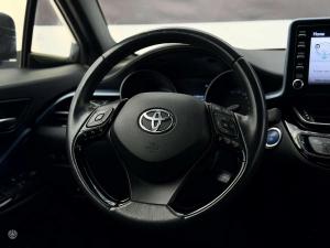 Grey Toyota C-HR 2021 in Vilnius, with an engine capacity of 1.80 L and mileage of 75 thousand km for 18900 €, photo 19 on AUTOMOTO.COM.LV