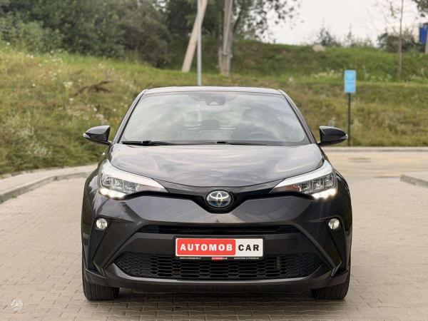 Серый Тойота C-HR 2021 в Вильнюс, объемом двигателя 1.80 л и пробегом 176 тыс. км за 16650 €, фото 2 на AUTOMOTO.COM.LV