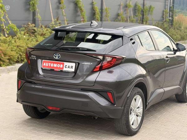 Серый Тойота C-HR 2021 в Вильнюс, объемом двигателя 1.80 л и пробегом 176 тыс. км за 16650 €, фото 4 на AUTOMOTO.COM.LV