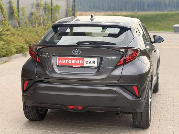 Серый Тойота C-HR 2021 в Вильнюс, объемом двигателя 1.80 л и пробегом 176 тыс. км за 16650 €, фото 6 на AUTOMOTO.COM.LV