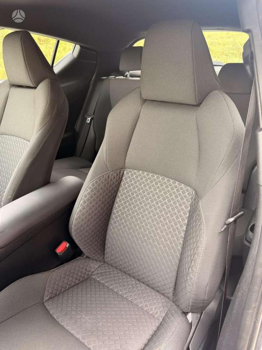 Pelēks Toyota C-HR 2021 Viļņa, ar dzinēja tilpumu 1.80 L un nobraukumu 176 tūkst. km par 16650 €, foto 14 vietnē AUTOMOTO.COM.LV