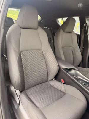 Pelēks Toyota C-HR 2021 Viļņa, ar dzinēja tilpumu 1.80 L un nobraukumu 176 tūkst. km par 16650 €, foto 18 vietnē AUTOMOTO.COM.LV