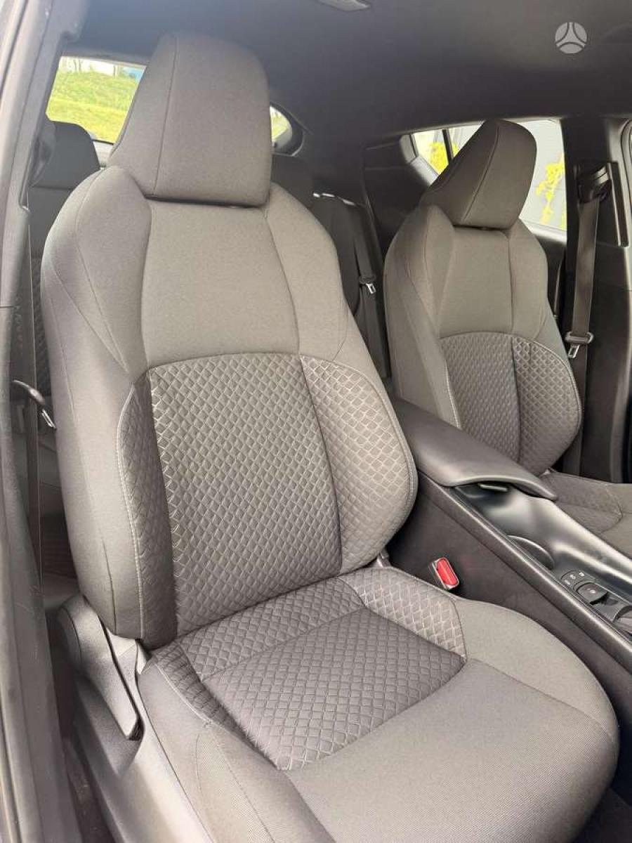 Pelēks Toyota C-HR 2021 Viļņa, ar dzinēja tilpumu 1.80 L un nobraukumu 176 tūkst. km par 16650 €, foto 18 vietnē AUTOMOTO.COM.LV