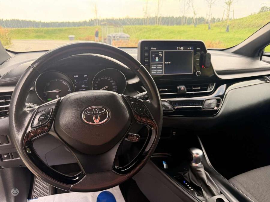 Pelēks Toyota C-HR 2021 Viļņa, ar dzinēja tilpumu 1.80 L un nobraukumu 176 tūkst. km par 16650 €, foto 19 vietnē AUTOMOTO.COM.LV