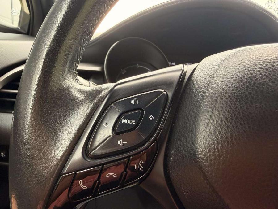 Pelēks Toyota C-HR 2021 Viļņa, ar dzinēja tilpumu 1.80 L un nobraukumu 176 tūkst. km par 16650 €, foto 25 vietnē AUTOMOTO.COM.LV